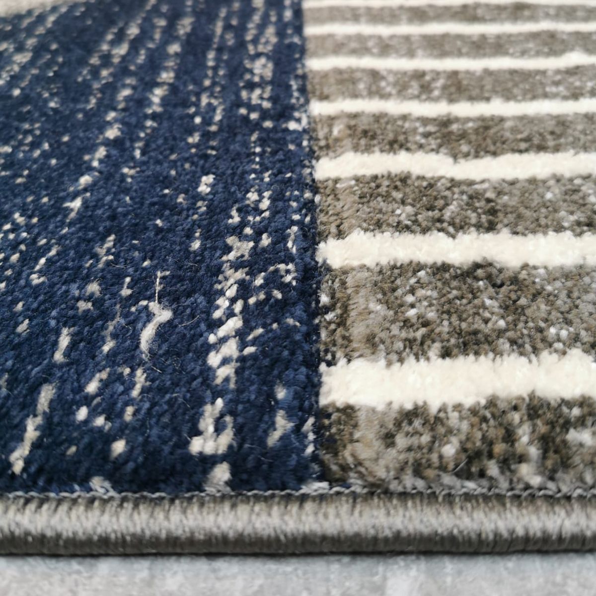 Triangle Boston Navy-XRUGS