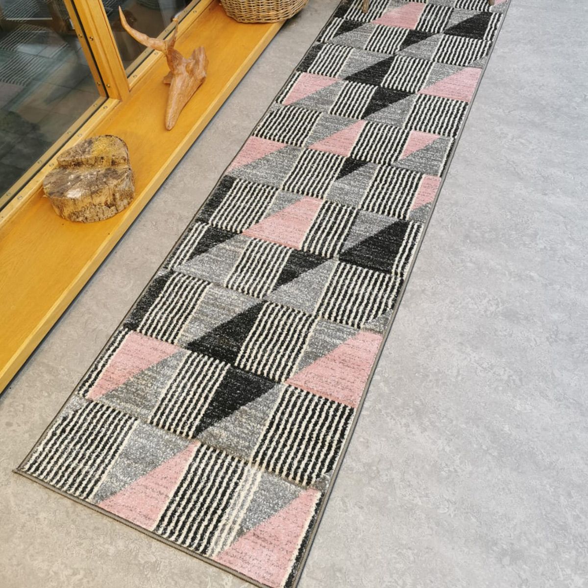 Triangle Boston Blush-XRUGS