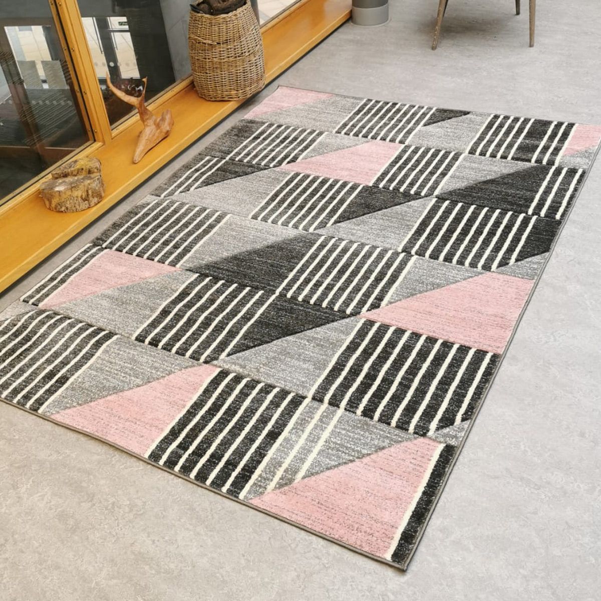 Triangle Boston Blush-XRUGS